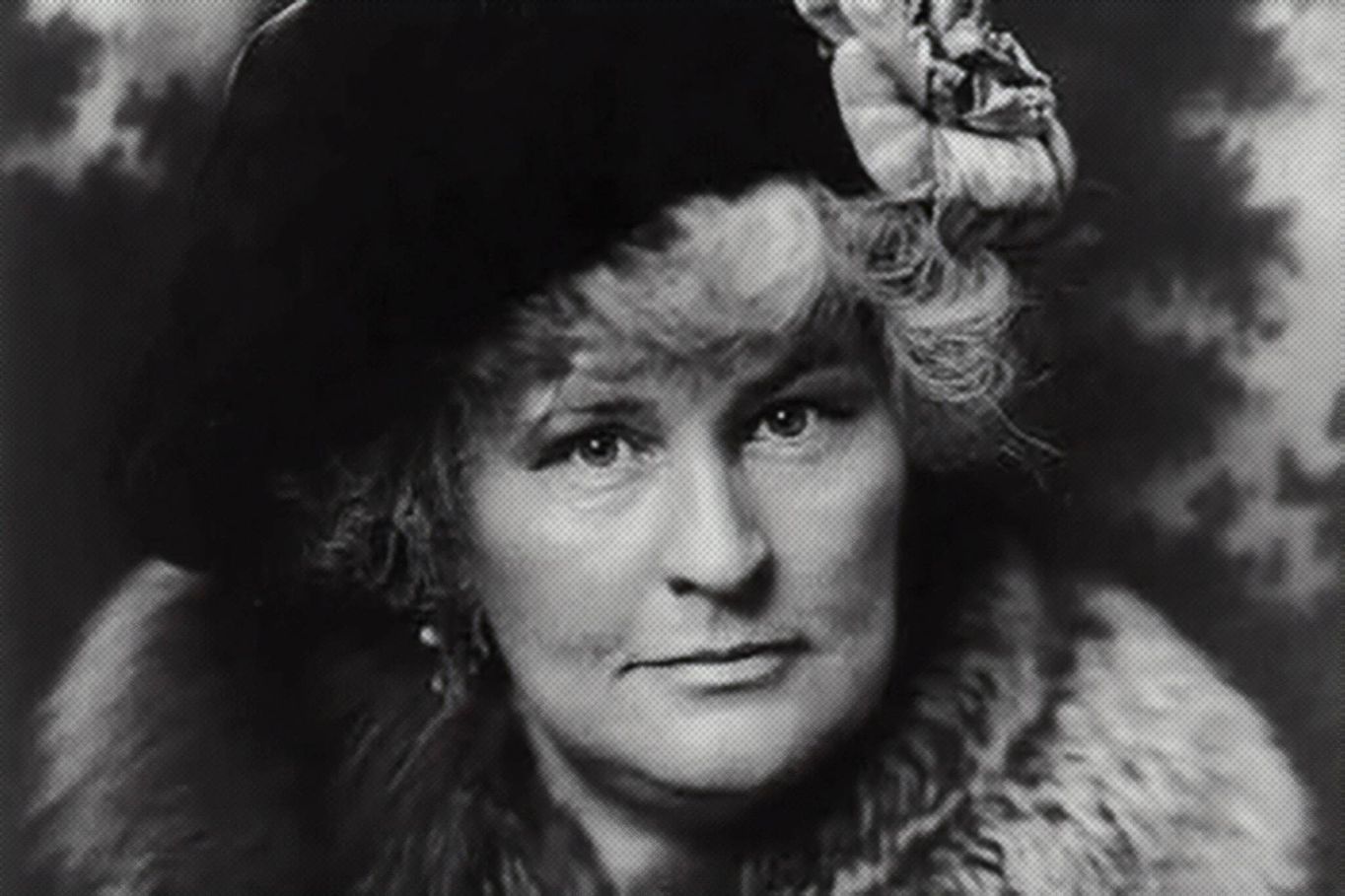 5 Stunt Girl Reporters that Changed Journalism | TPT Originals