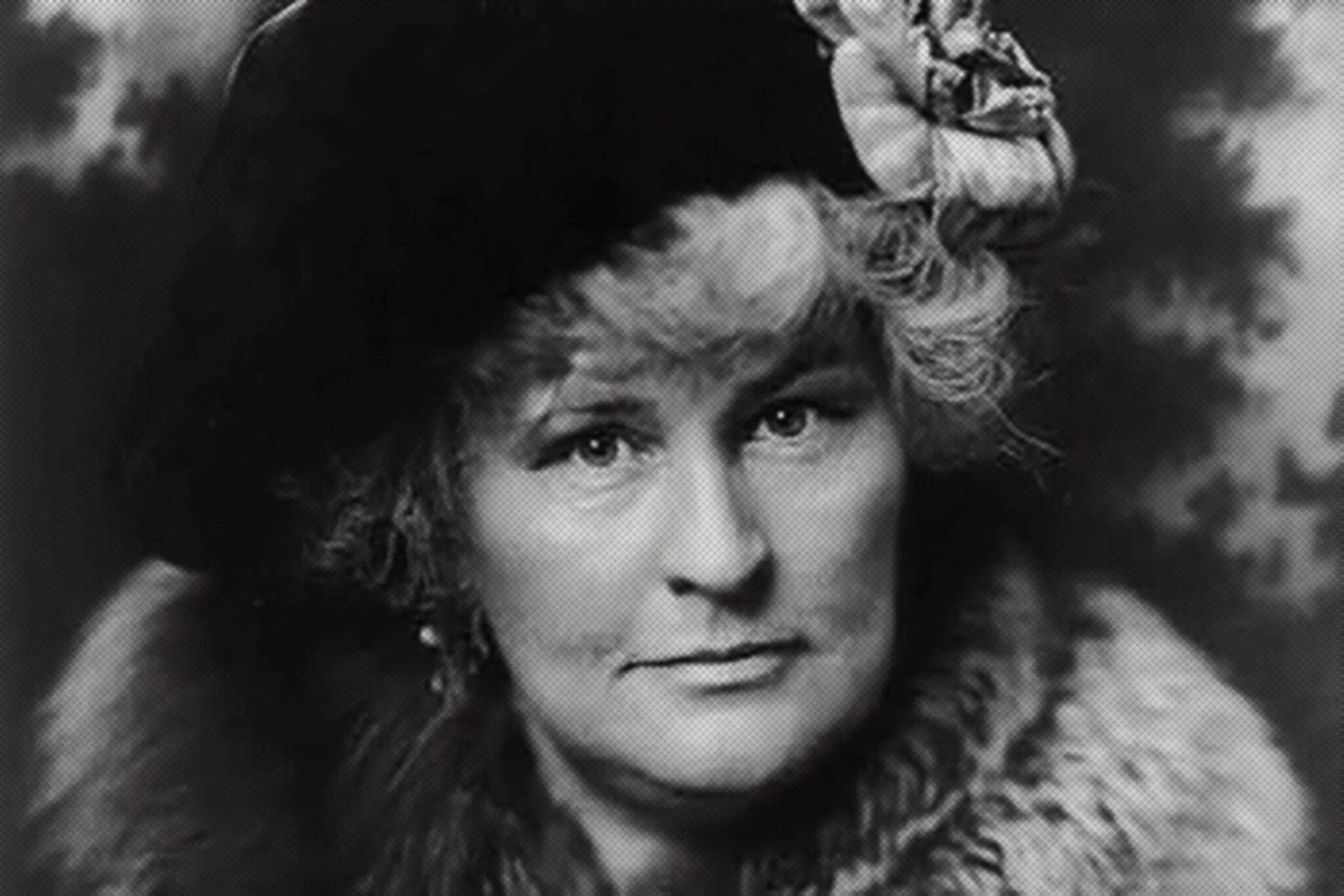 5 Stunt Girl Reporters that Changed Journalism | TPT Originals